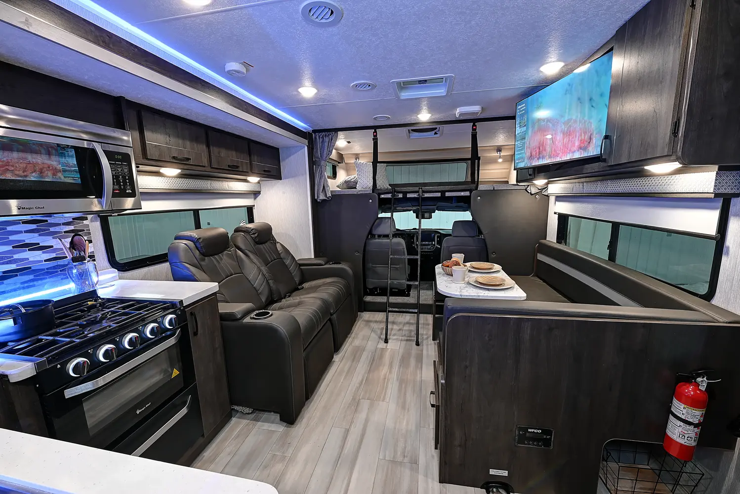Entourage Class C Motorhomes - Coachmen RV