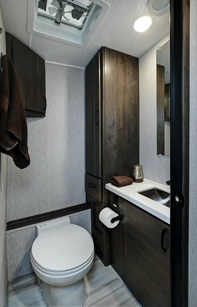 Entourage Class C Motorhomes - Coachmen RV