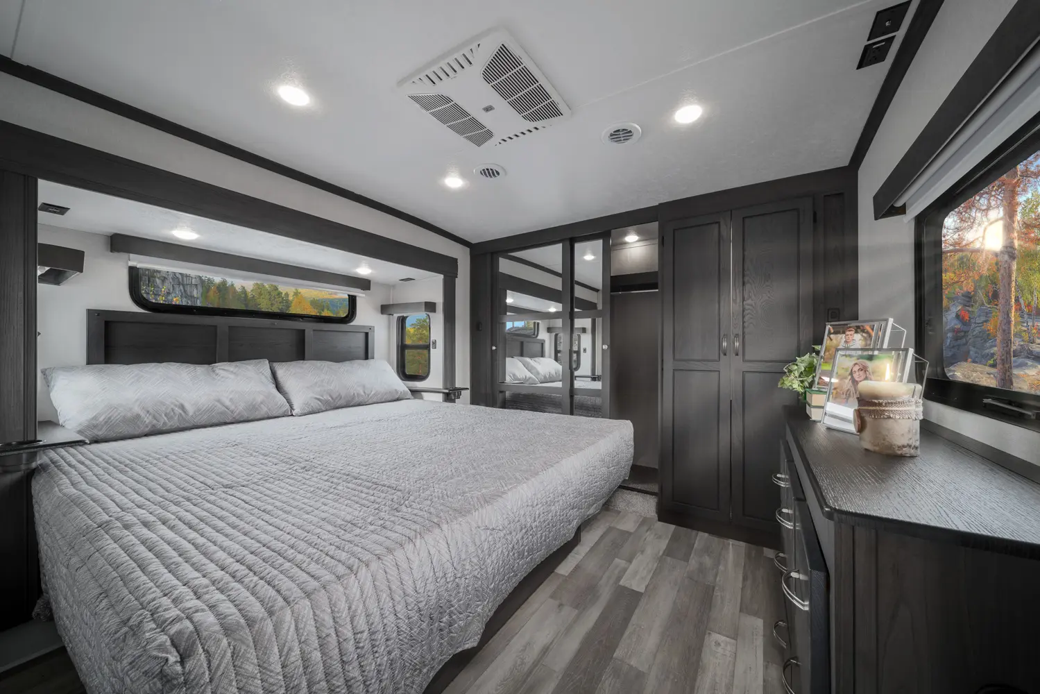 Brookstone Fifth Wheels - Coachmen RV