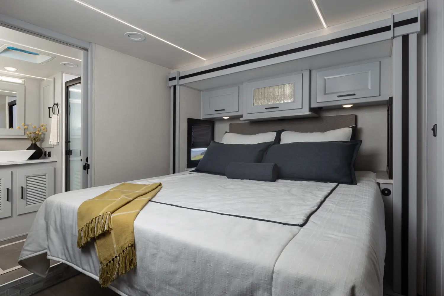 Sportscoach RD Class A Diesel Motorhomes - Coachmen RV