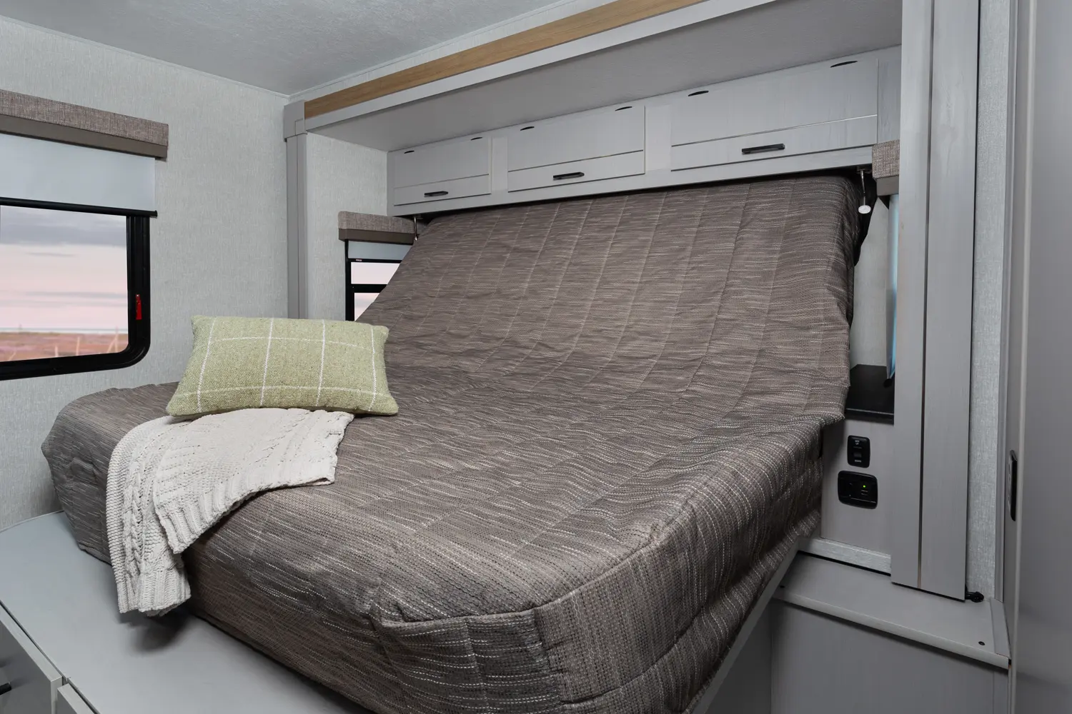 Entourage Class C Motorhomes - Coachmen RV