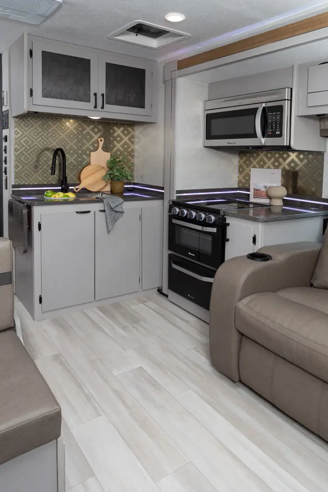 Entourage Class C Motorhomes - Coachmen RV