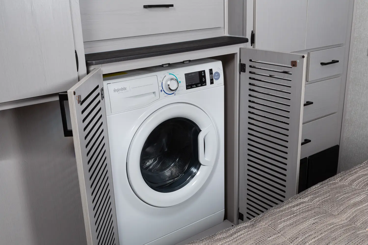 Entourage Class C Motorhomes - Coachmen RV