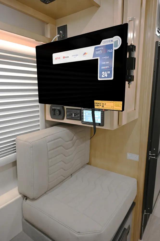 2026 Beyond 22C Floorplan - Coachmen RV