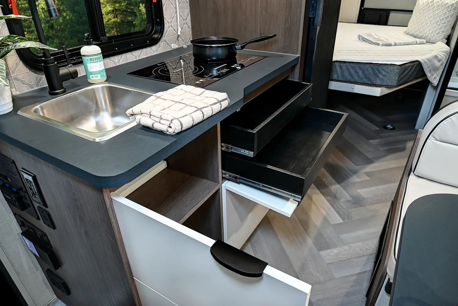 Cross Trail Class C Motorhomes - Coachmen RV