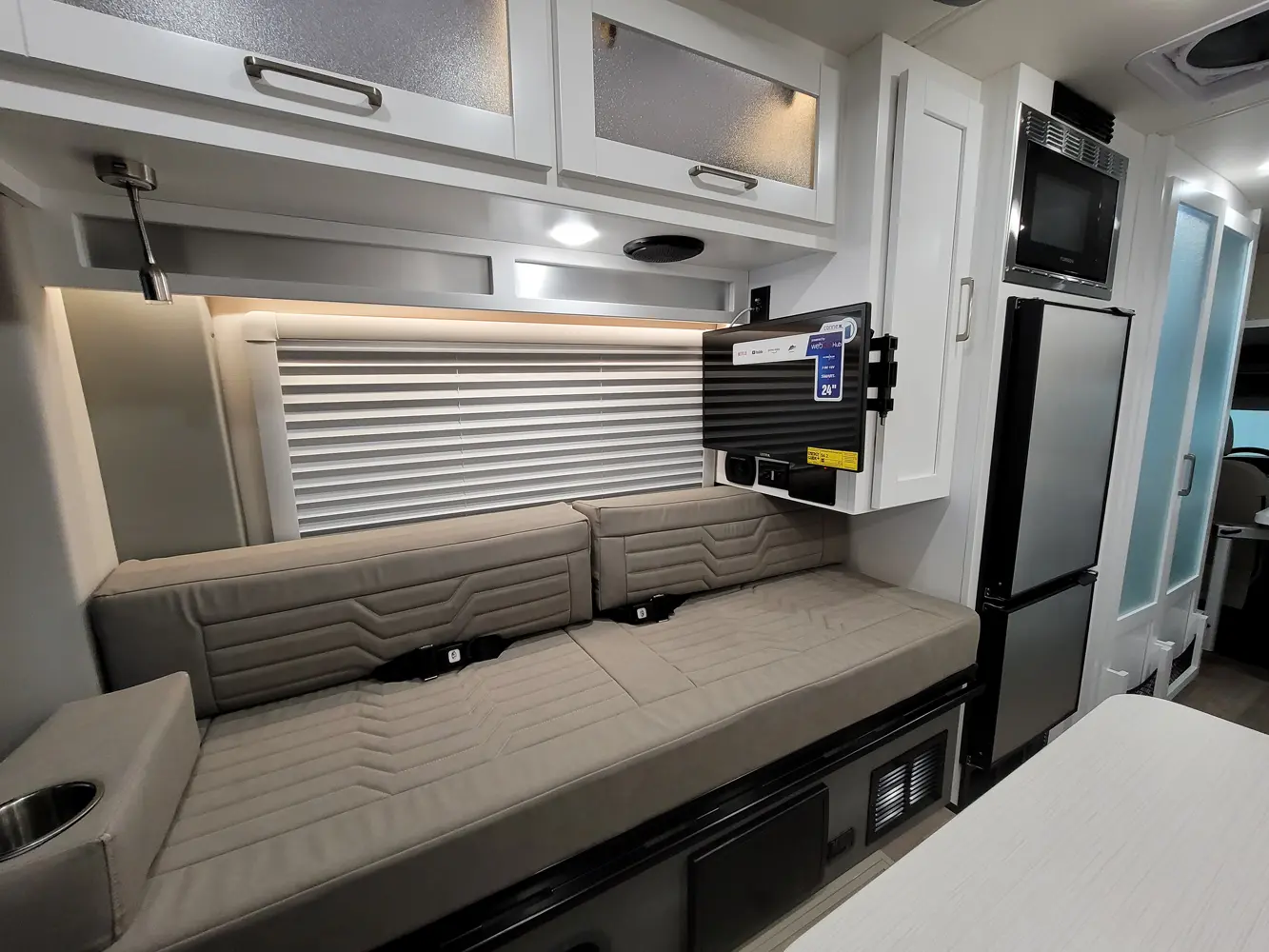 2026 Beyond 22D Floorplan - Coachmen RV