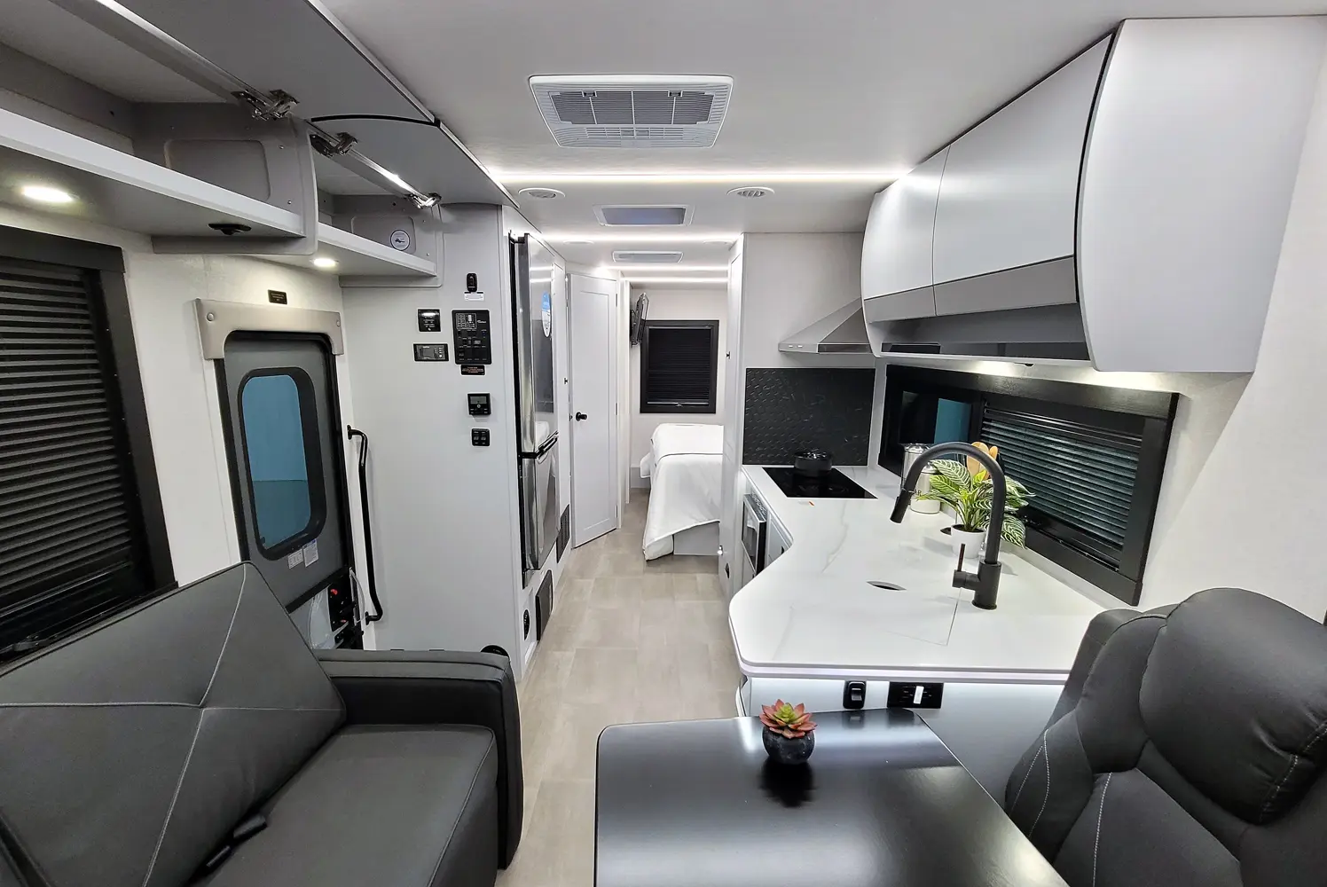 2026 Euro 25EU Floorplan - Coachmen RV