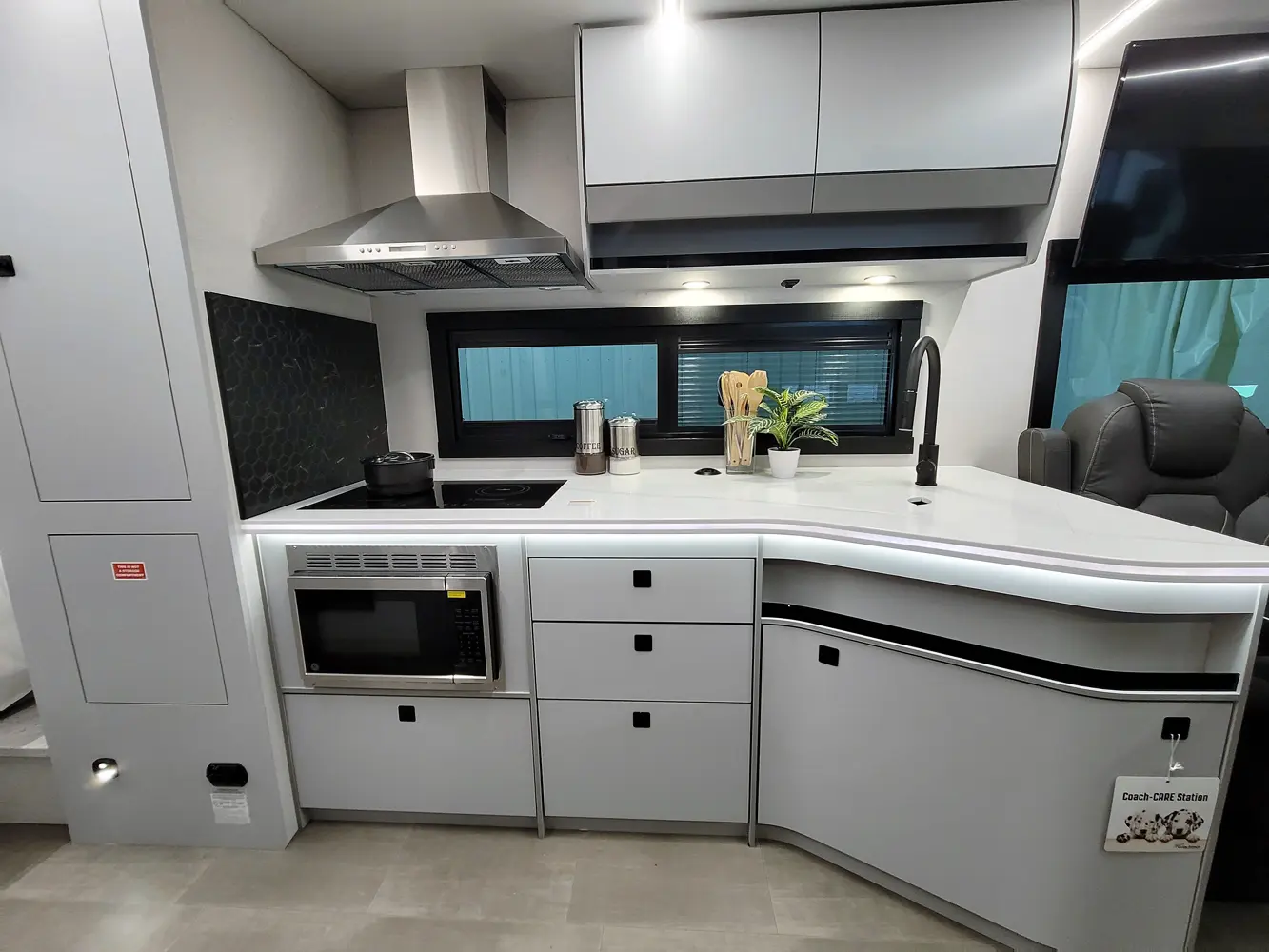 2026 Euro 25EU Floorplan - Coachmen RV