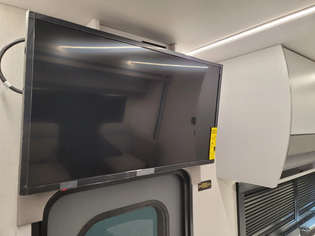 2026 Euro 25TB Floorplan - Coachmen RV