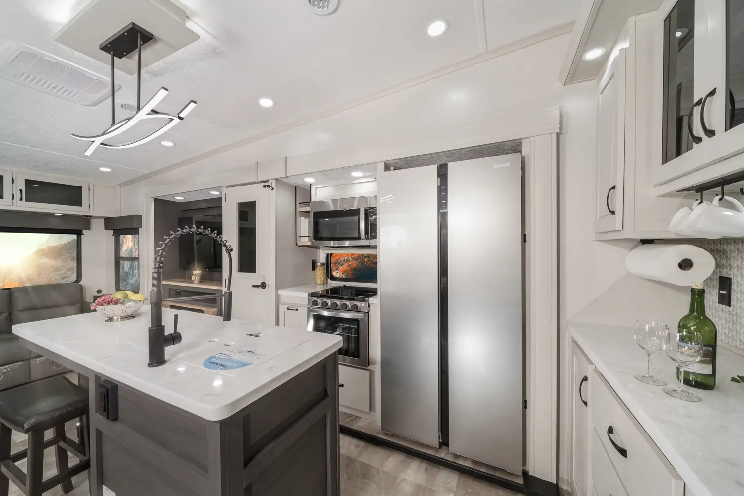 Phoenix Fifth Wheels - Coachmen RV