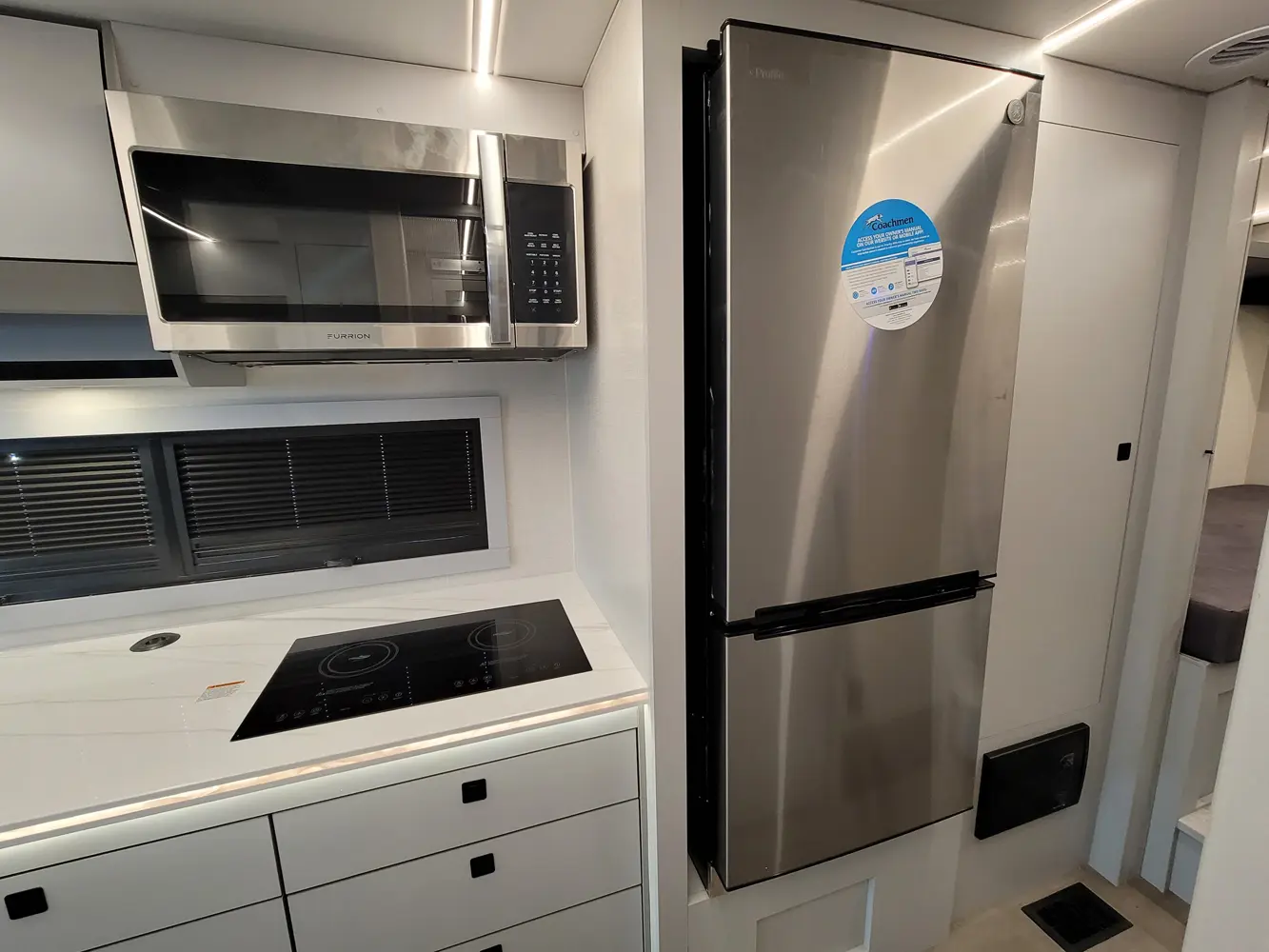 2026 Euro 25LE Floorplan - Coachmen RV