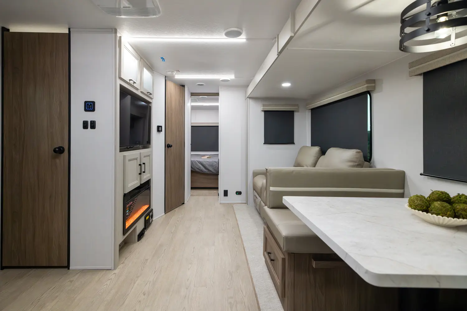 2026 Freedom Express Ultra Lite 259FKDS Floorplan - Coachmen RV