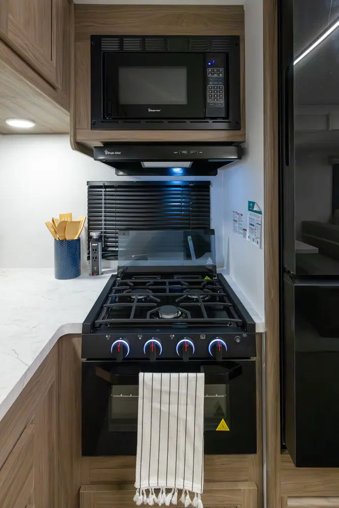 2026 Freedom Express Ultra Lite 259FKDS Floorplan - Coachmen RV