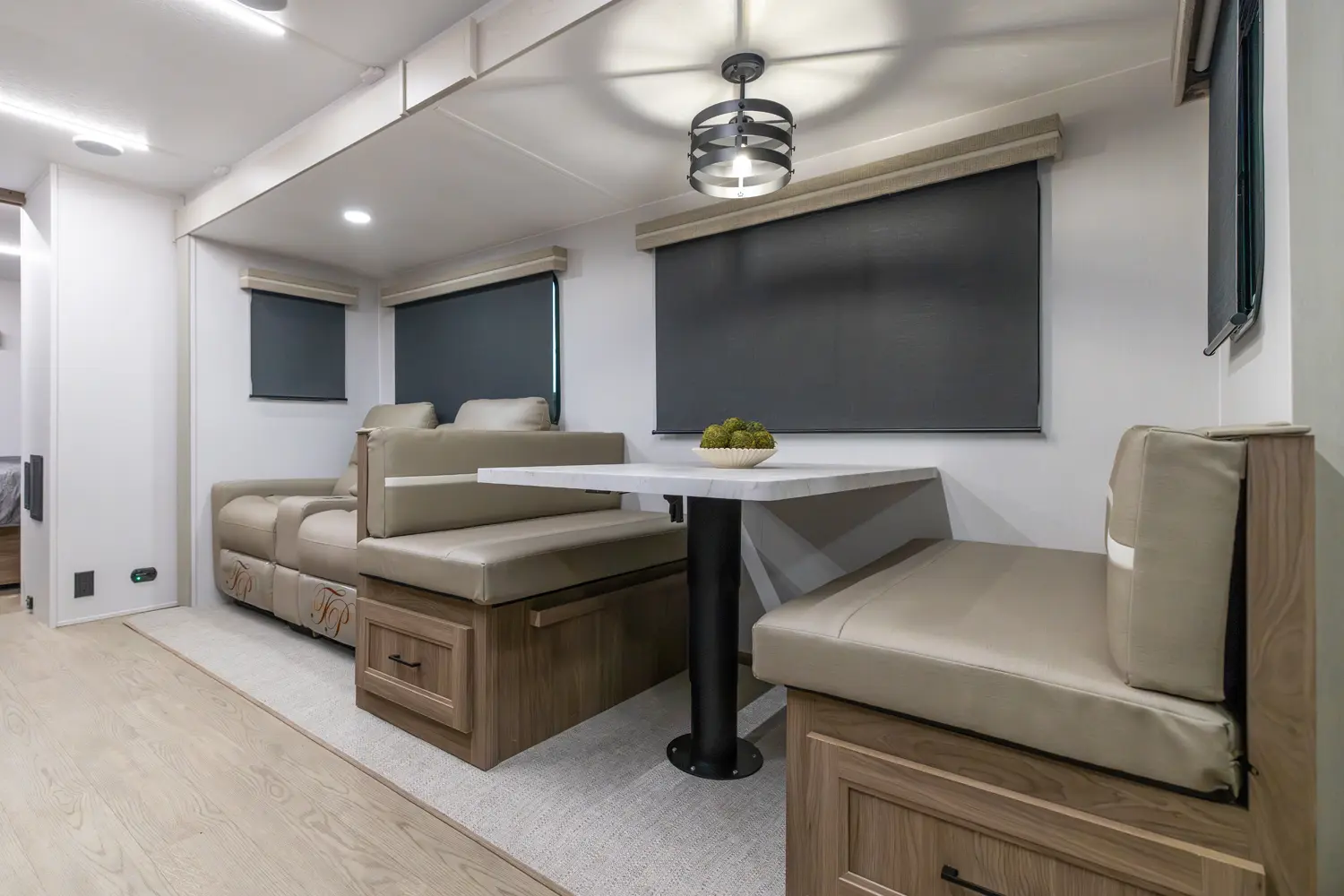 2026 Freedom Express Ultra Lite 259FKDS Floorplan - Coachmen RV