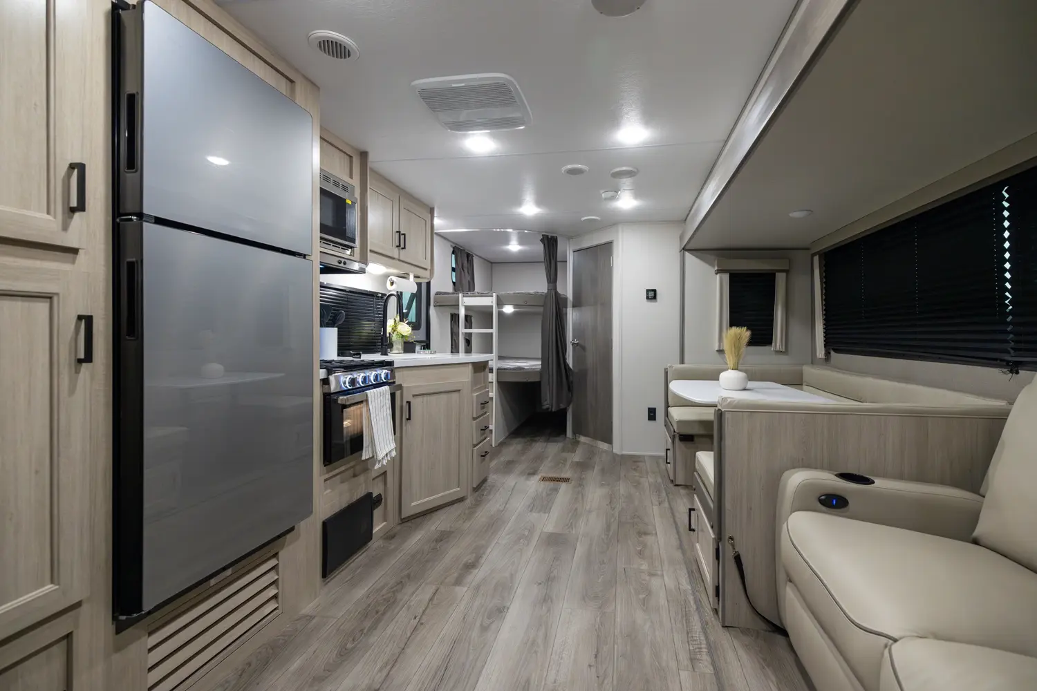 2026 Catalina Legacy Edition 263BHSCK Floorplan - Coachmen RV