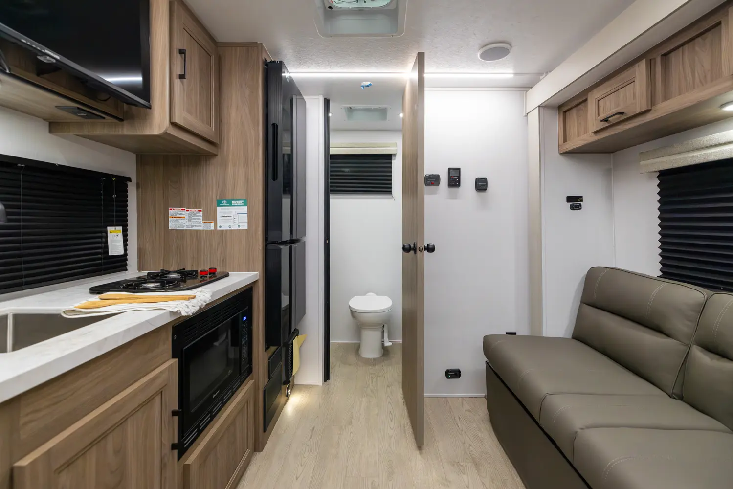 Freedom Express Select Travel Trailers - Coachmen RV