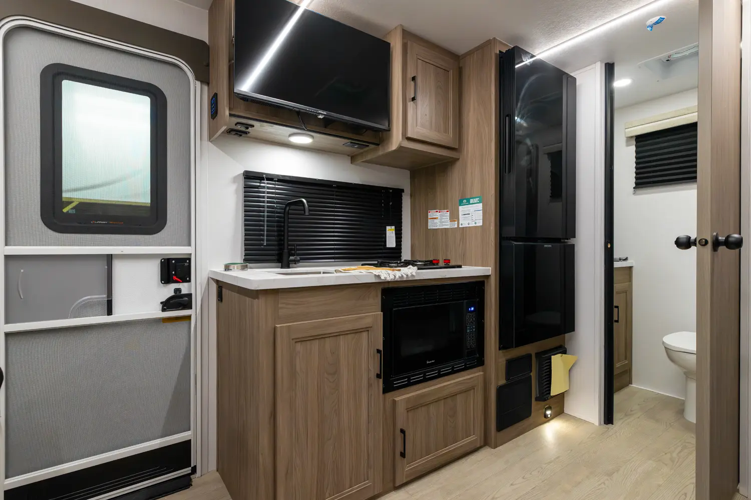 Freedom Express Select Travel Trailers - Coachmen RV