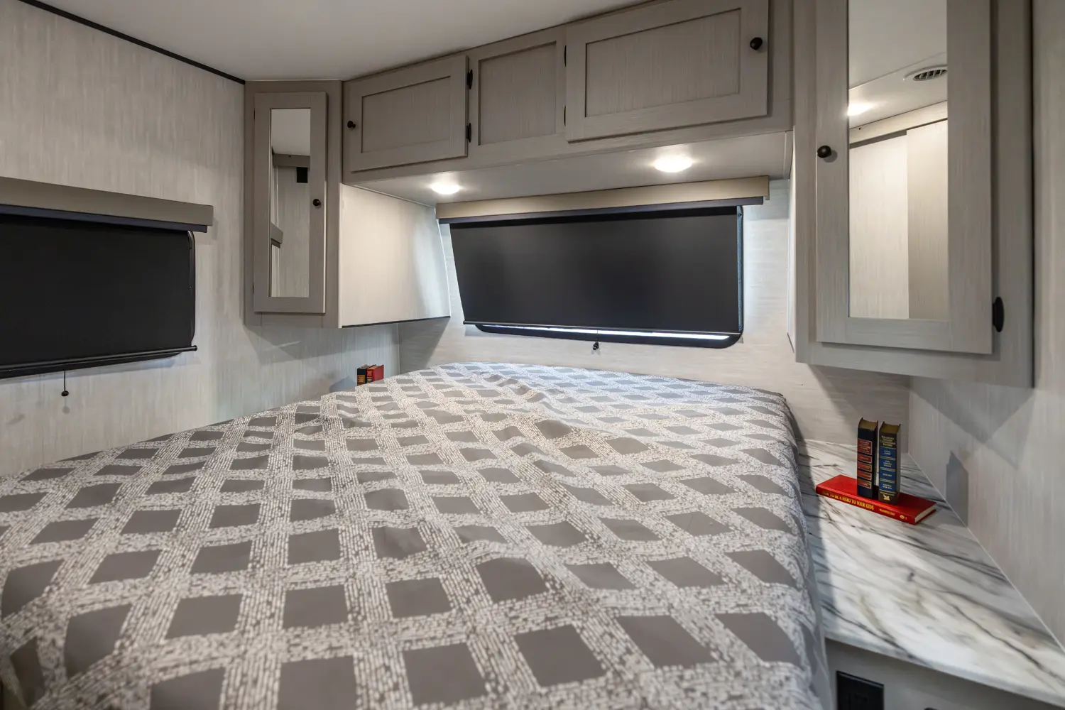 Apex Ultra-Lite Travel Trailers - Coachmen RV