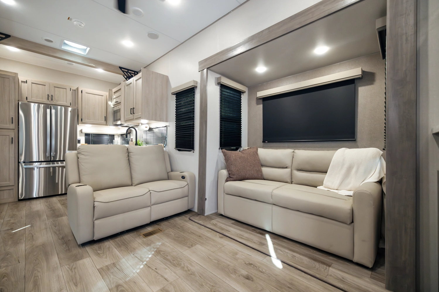 Catalina Destination Series Destination Trailers and Travel Trailers ...